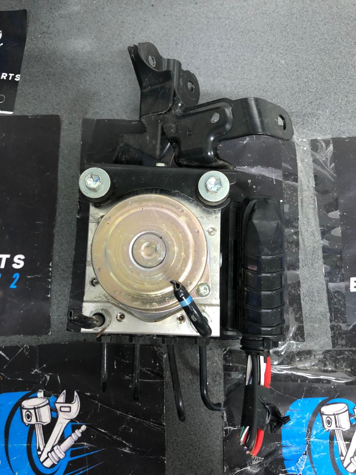 Abs Pump/Modulator Corolla Cross Toyota 2024
